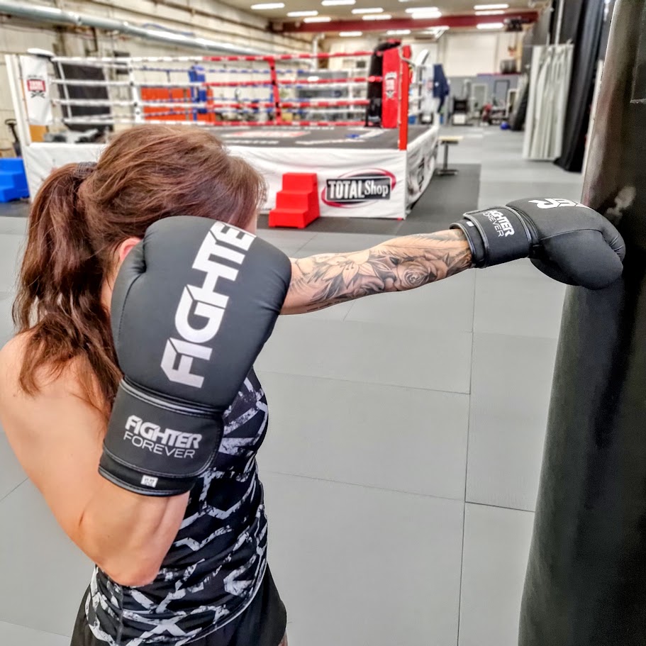 Fighter Forever ONYX nyrkkeilyhanskat - Thainyrkkeilykauppa.fi | Thainyrkkeilyvarusteiden ...